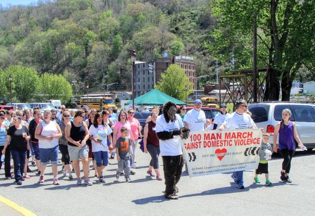 100 Man March | Harlan Enterprise