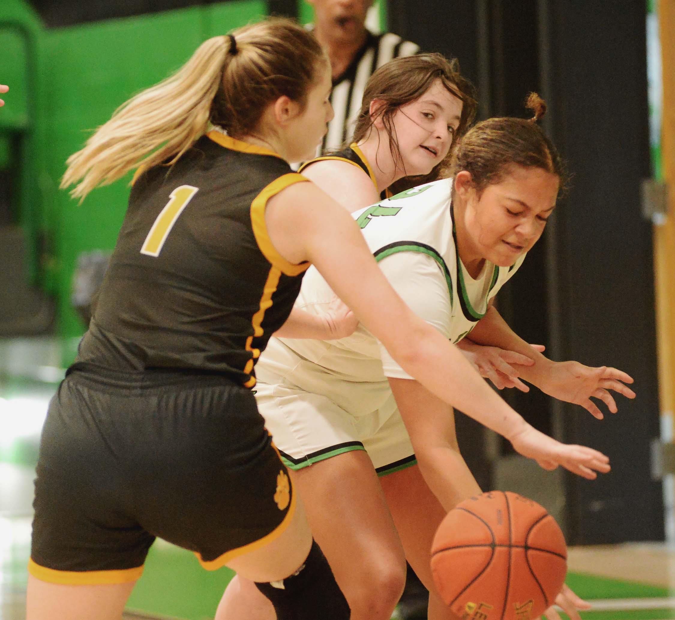 Lady Dragons coast past Clay to halt three-game losing streak | Harlan ...